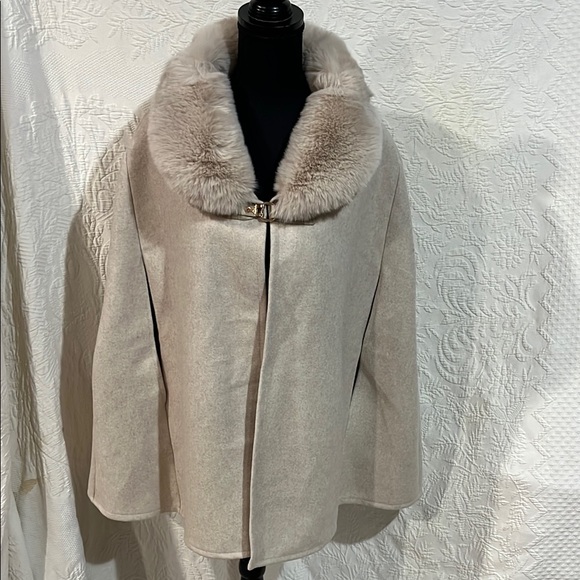 Vince Camuto | Jackets & Coats | Vince Camuto Furtrimmed Cape Osfm ...
